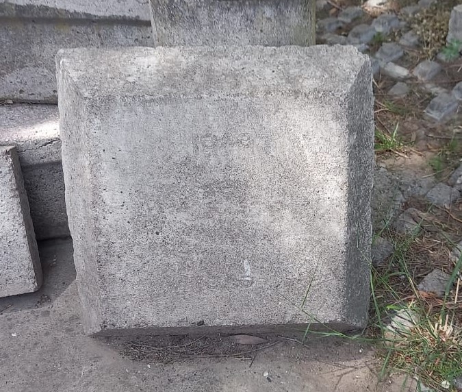 Base para contenedor - Moldeados del Sur SRL